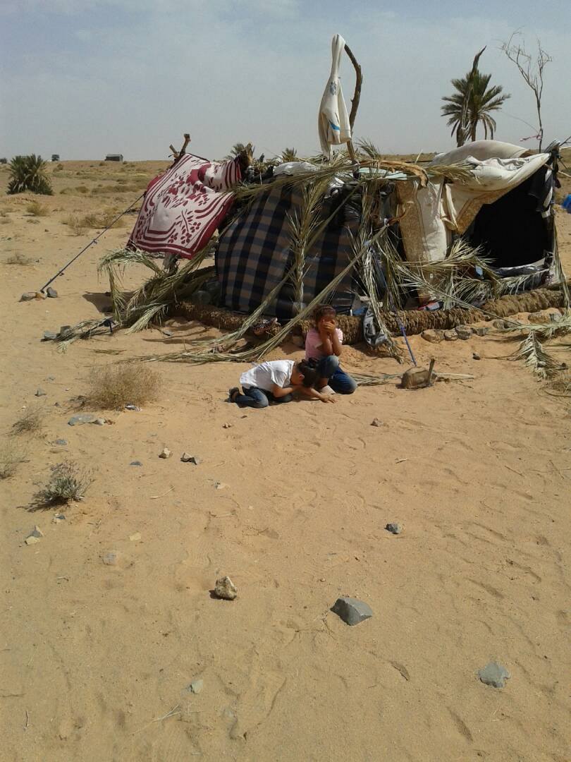 Syrian refugees trapped in desert on Moroccan border with Algeria in ...